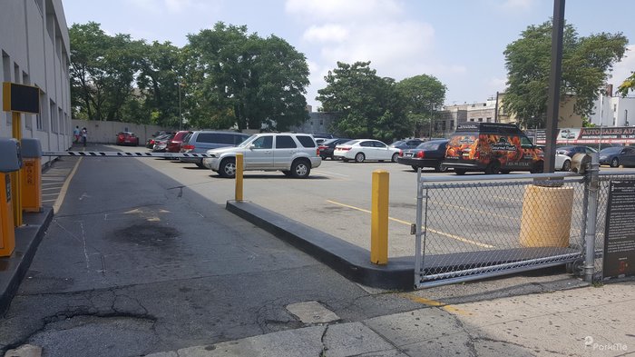696 E Fordham Rd Parking - Parking in The Bronx | ParkMe