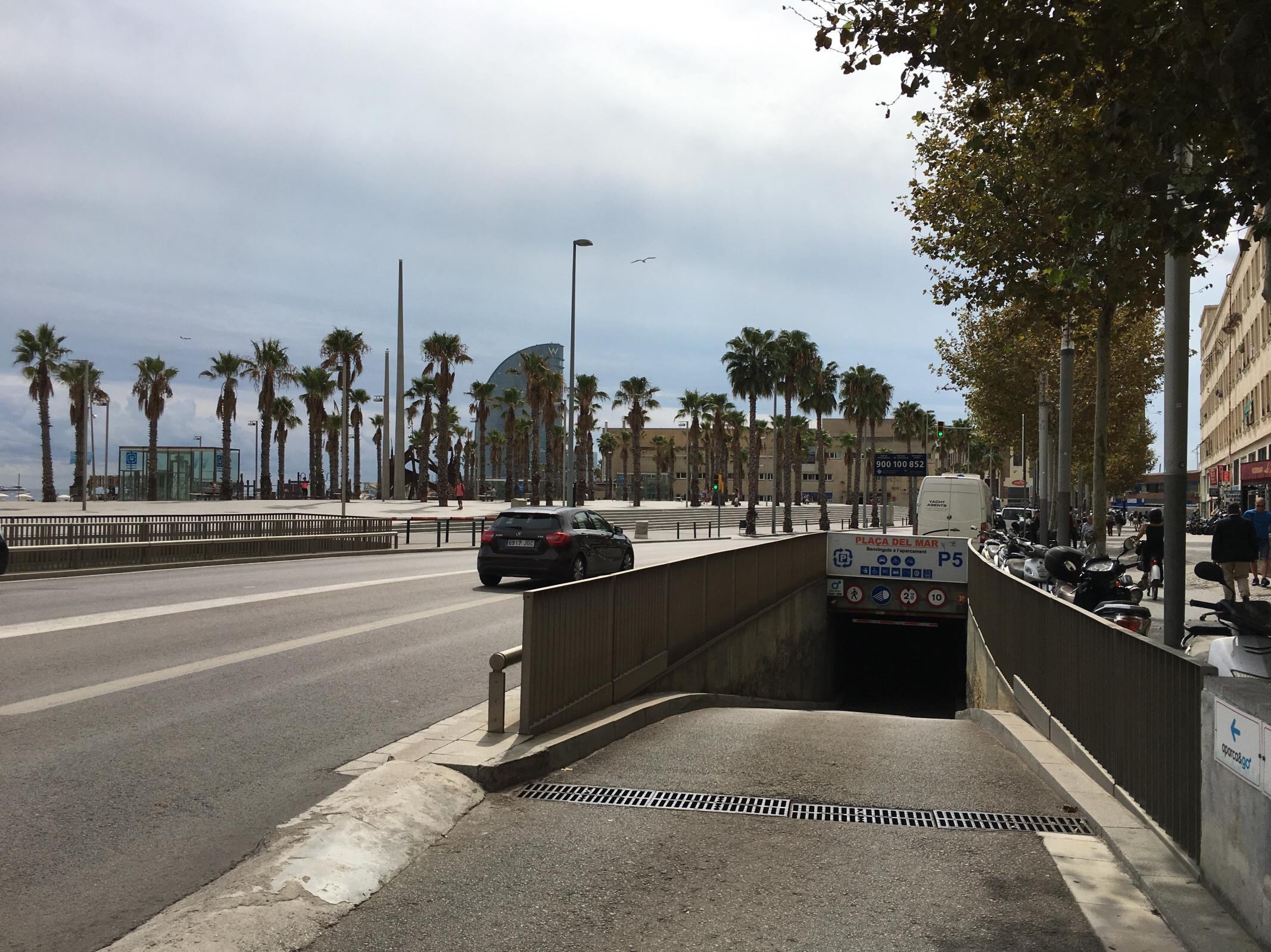 Plaça del Mar - Parking in Barcelona | ParkMe